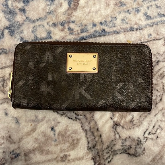 Michael Kors | Accessories | Mk Wallet | Poshmark